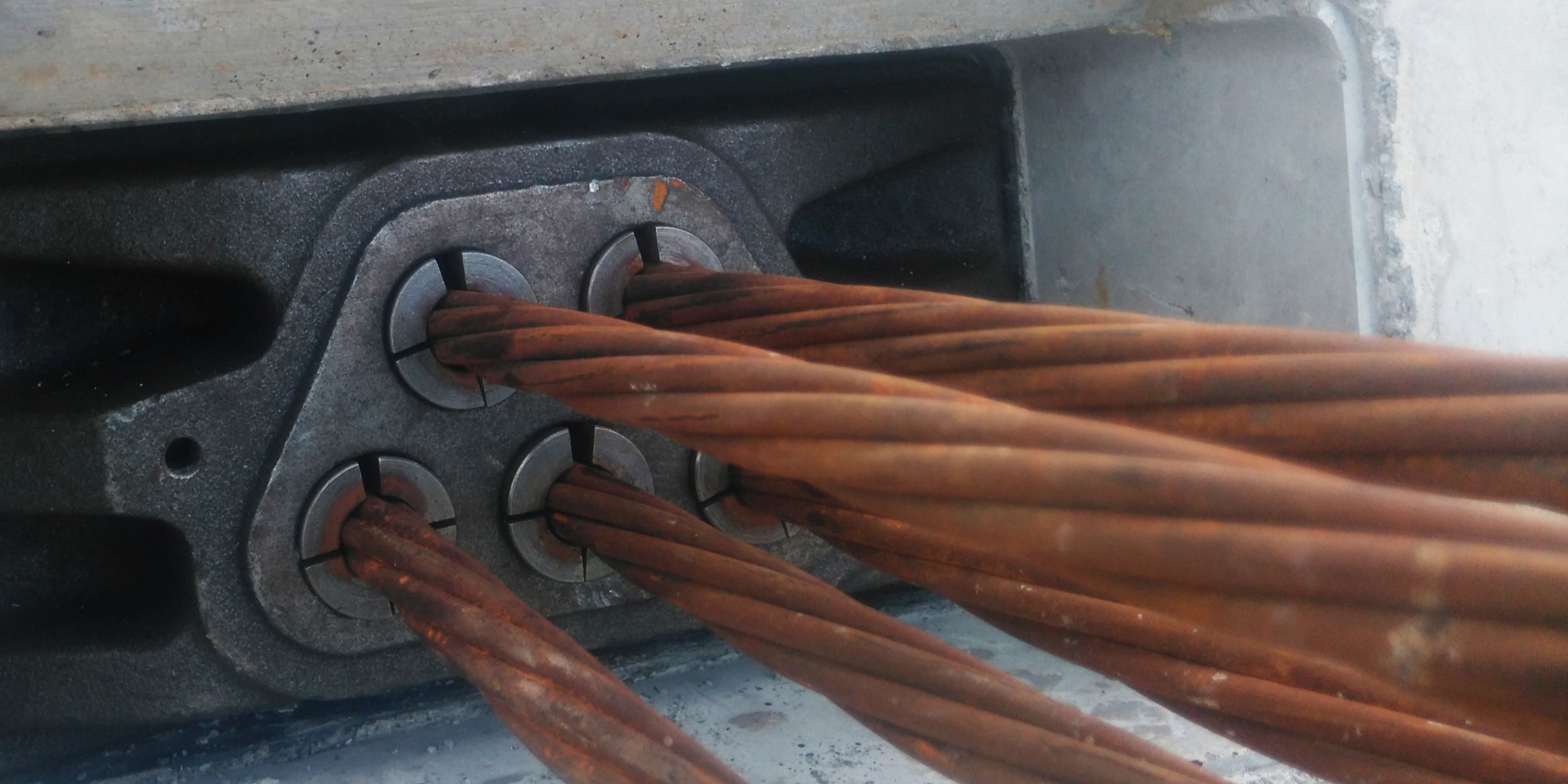 Prestress Tendon Profile Layout Considering Real Construction